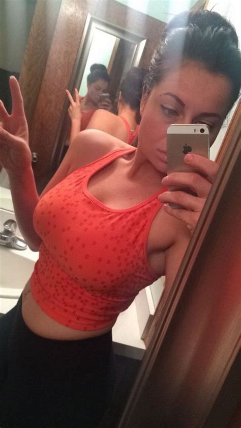Sexy Selfies To Warm Your Screen Barnorama