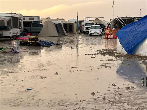 Live Updates Burning Man Festival Rain Strands Thousands In Black Rock Nevada Desert