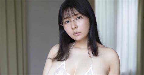 【weekdayはグラドル日記（865）】hカップ巨乳を武器に地味なメガネっ子を熱演した夏佳しお！ サンスポ