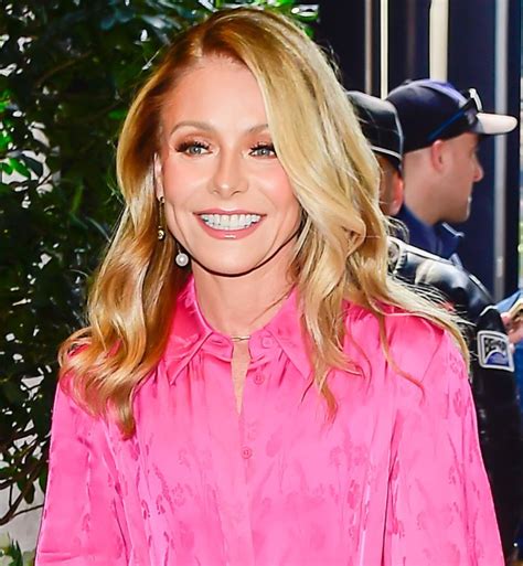 Kelly Ripa Lip Synced To ‘like A Prayer In Honor Of Madonnas Birthday