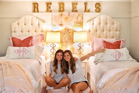 Southern Culture And Lifestyle Southern Living Ole Miss Dorm Rooms Girls Dorm Room Dorm