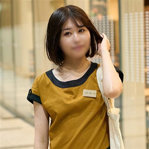 Gcolle す み かんホテルで働くスレンダーでセクシーな女の子をす み ざい入りのお香でねむらせてヤってみた個撮