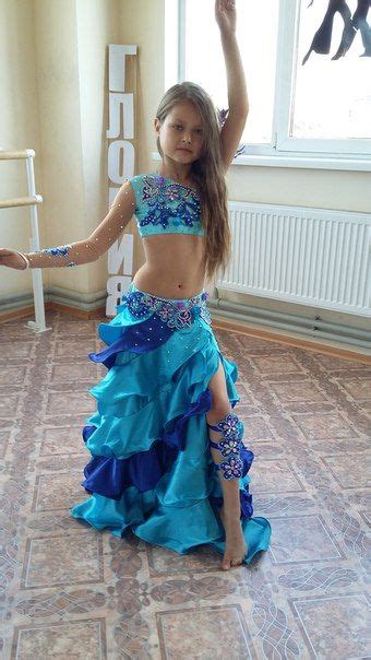 Pin By Melanie Cloete On Skirts Girls Dance Costumes Belly Dancer Costumes Belly Dance Outfit