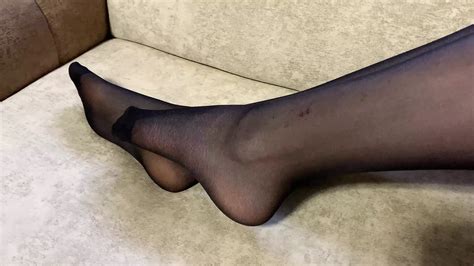 흑누나 스타킹을 입은 소녀가 긴 다리를 애널로 애널 따먹어 xHamster