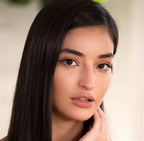 Character Emily Willis