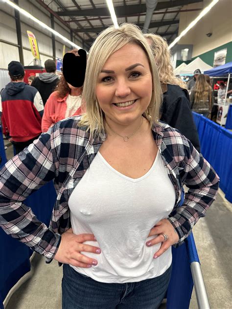 Headlights On Full Display At The Local Rodeo This Weekend 💋 Rcandidpiercedpokies