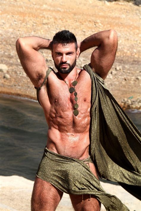 Dario Owen o personal trainer árabe super dotado Músculo Duro