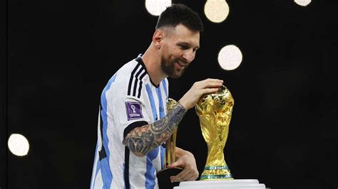 Messi World Cup Trophy Wallpaper IXpap