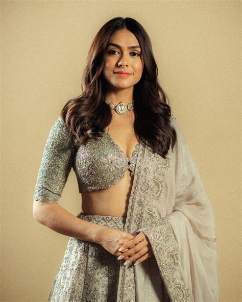 17 Mrunal Thakur Hot New Pics Sexy Mrunal Thakur Just For Movie Freaks