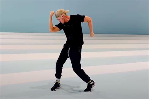 Watch Ryan Gosling And Simu Liu Rehearse I M Just Ken In New Barbie