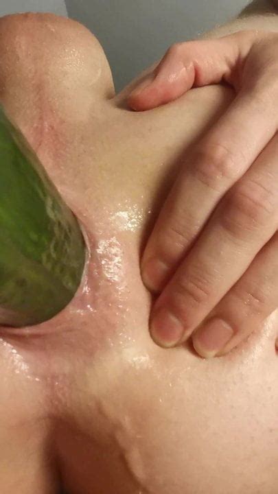 꽉 조이는 애널을 깊숙이 닫는 큰 장난감 xHamster