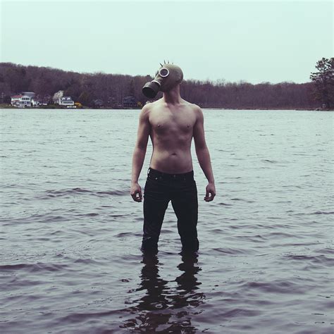 Mikeliveira S Space The Faceless People In These Surreal Photos Will
