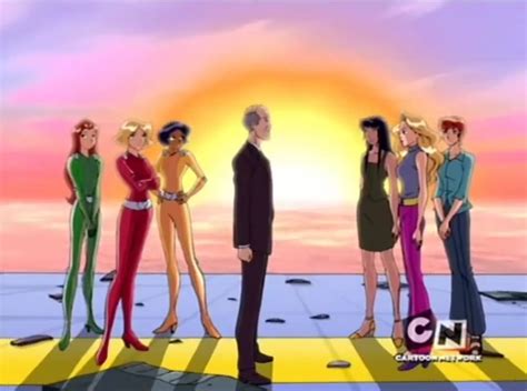Alice Pam Crimson Totally Spies Wiki Fandom Totally Spies 2000s Cartoons Alternative