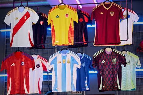 Les Maillots De Football Brest 2024 2025 Avec Un Maillot LDC