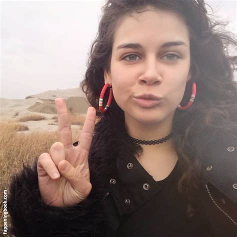 Alice Wonder Maeybeejoness Nude Onlyfans Leaks The Fappening Photo 3045124 Fappeningbook