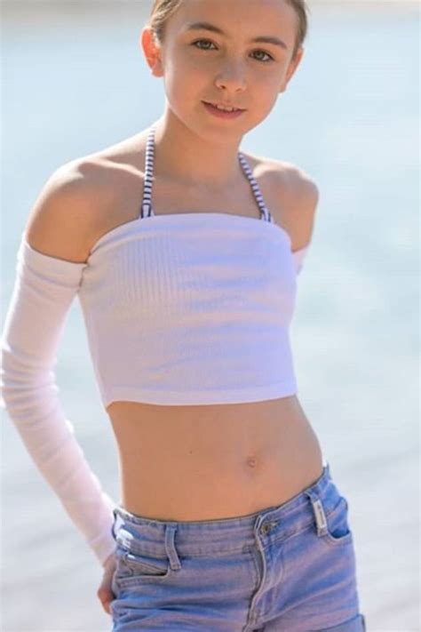 Unga tonåringar bikini bilder Nakna tjejer och deras pussies
