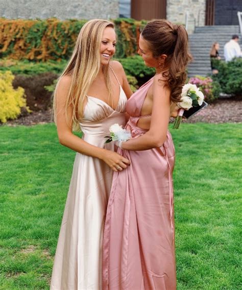 Pin By Elle Em On Dances In 2022 Prom Photoshoot Lesbian Prom Pictures Prom Poses