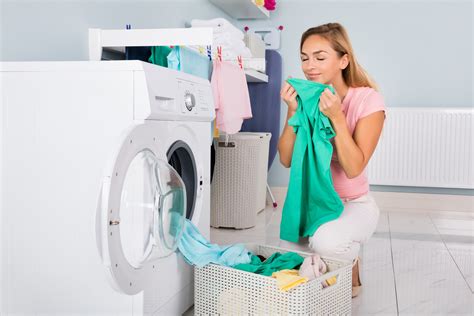 Woman Furious With Younger Sister For Doing Husbands Laundry Dragged Newsweek