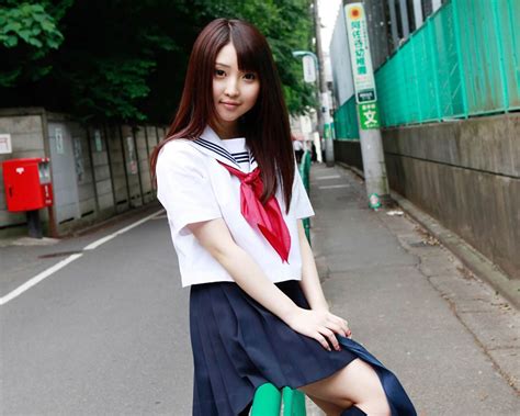 Pure Japanese School Girl With The Beat On The Streets Wallpaper 06 Preview