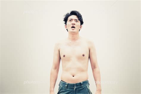 裸の若い男性 イメージ素材コンセプト 写真素材 5645720 フォトライブラリー photolibrary