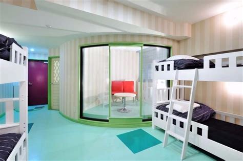 Love Hotel Themes