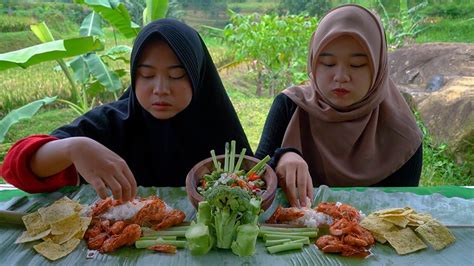 Gadis Desa Makan Disawah Youtube