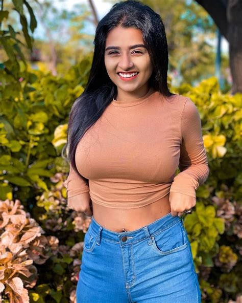 Suhana Khan Popular Indian Instagram Reels Creator Famous Singers Girly Pictures Actresses