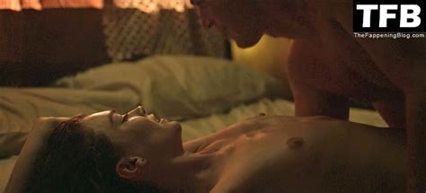 Hannah Gross Nude 4 Photos Sexy Youtubers