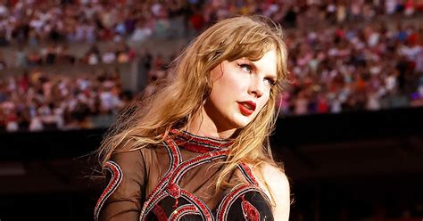 Taylor Swifts Fans Are Loving Her Response To Video Of Her Sprinting Offstage After Malfunction