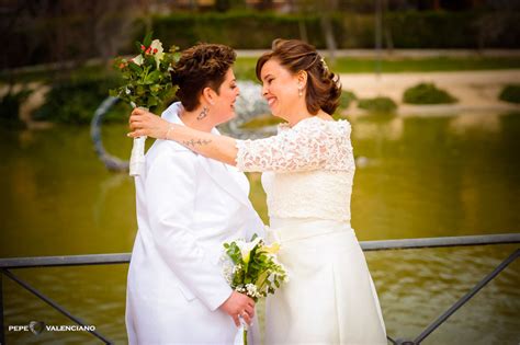 Boda De Amor En Madrid Entre Dos Mujeres Lesbianas