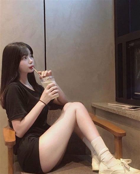청소년 여자 패션에 있는 gjpdd님의 핀 2024 여자 교복 아름다운 소녀들 몸매좋은 여자