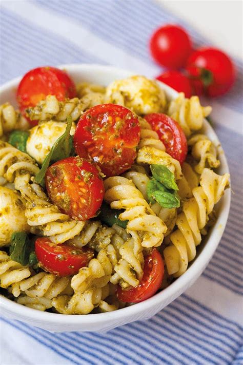 20 Minuten Caprese Nudelsalat Kochkarussell