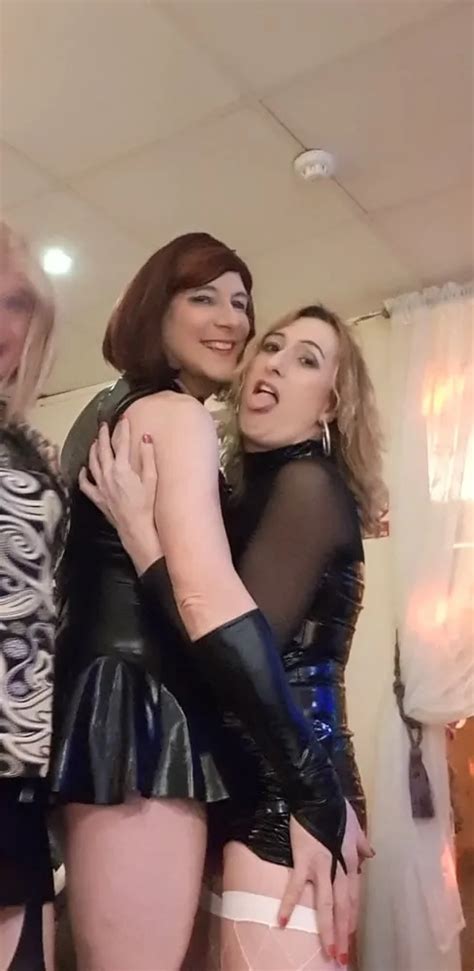 Tgirl Lucy In Chastity At Sheworld Trans Sex Club 8 Pics Xhamster