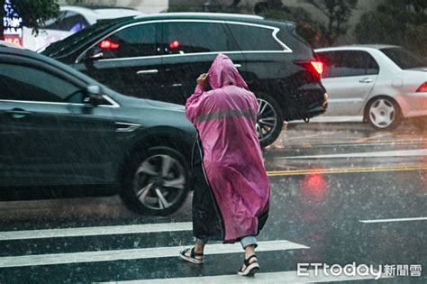 快訊雨彈升級夜襲7縣市豪大雨特報 ETtoday生活新聞 ETtoday新聞雲
