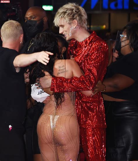 Naked Megan Fox In MTV Video Music Awards