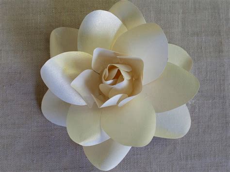 How To Make Paper Gardenias How Tos Diy