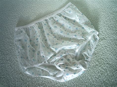 Ladies Silky White Nylon Tricot Full Brief Panties Vintage Ditsy Rose Print S Ebay