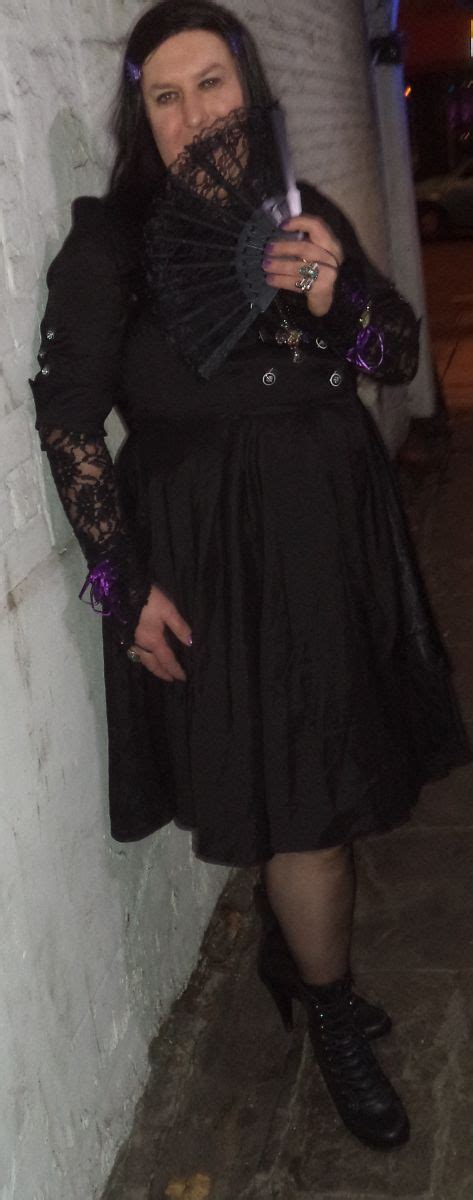 Goth Tgirl With A Fan Male Click Here To View Or Upload Stockings Hq Discussion Forums