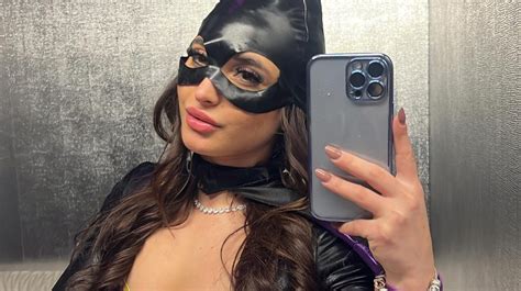 What Is Sara Diamante Net Worth Full Biography 2024 Toptechs