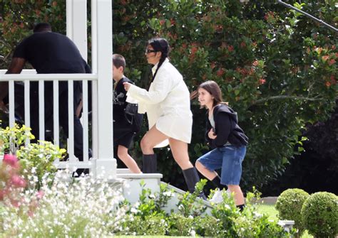 Kourtney Kardashian Suffers Embarrassing Wardrobe Malfunction As She