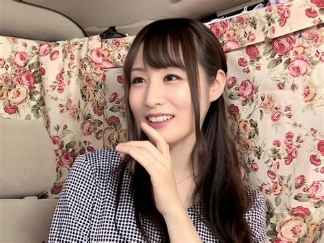 人妻ナンパ43歳の色白セレブな素人熟女を車内連れ込み電マで痙攣するエロ巨尻おばさんにデカチン即ハメからの中出し不倫 エローリングストーンズ