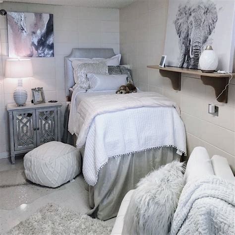 13 Swoon Worthy Southern College Dorm Rooms Styleblueprint Girls Dorm Room College Dorm