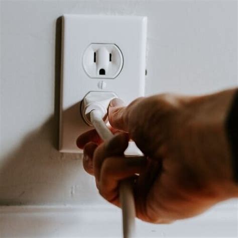 HOW MANY OUTLETS SHOULD BE ON THE SAME CIRCUIT