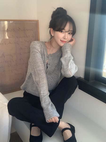 어베러데이 봄신상 주문폭주 프리티 펀칭 물결 니트 3C