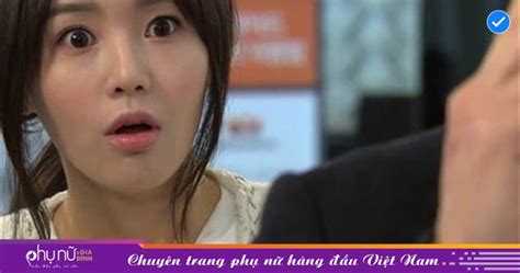 Bước ra tòa ly hôn chồng cũ cầm túi lớn rời đi tôi cố giằng lấy vì