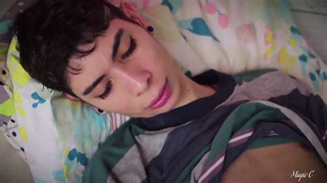 Dünne twink masturbation wichst meinen großen schwanz mit Öl bis ich