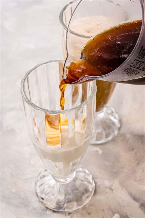 Best Root Beer Float Recipe Julies Eats And Treats