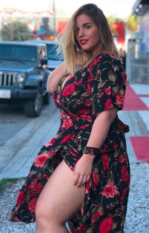 Pin De Drmetalhead Em Plus Size Models Vestidos Mulher Modelos