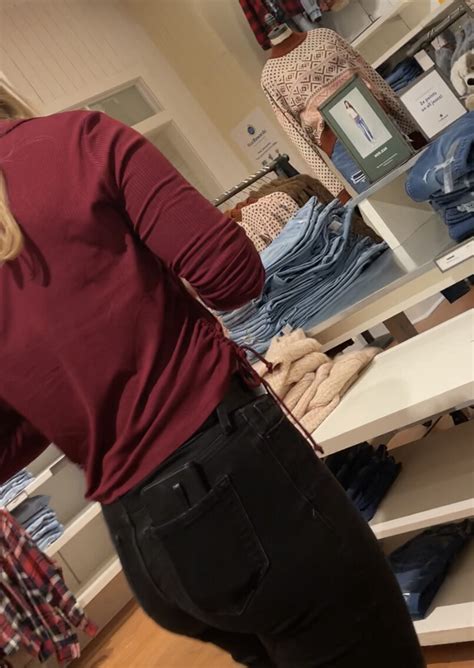 Super Pretty Blonde With A Nice Ass Tight Jeans Forum
