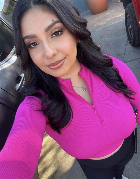 Big Jugs Rdianaalvaradx